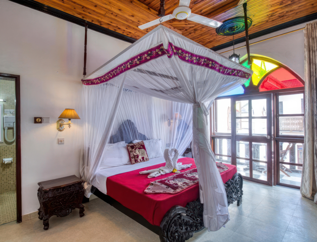 Tembo House Hotel - Easy Travel